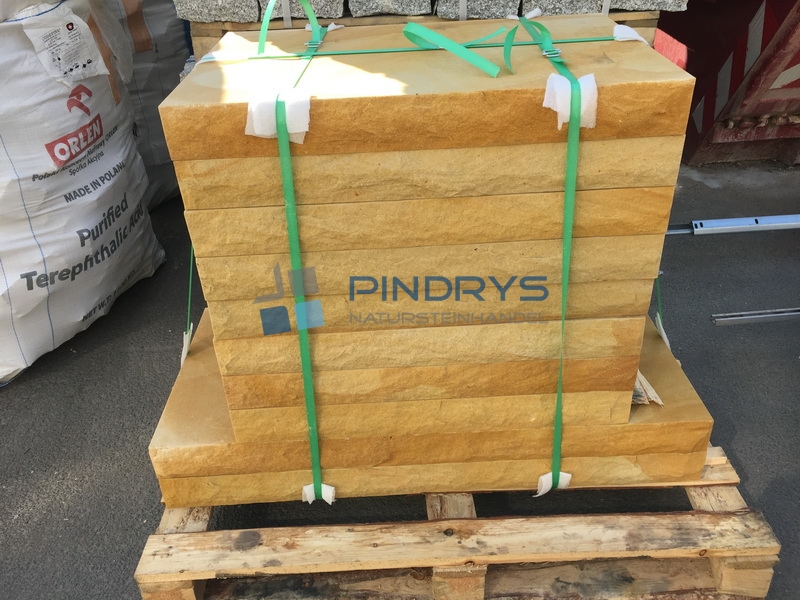 Sandstein Mauerabdeckung bossiert